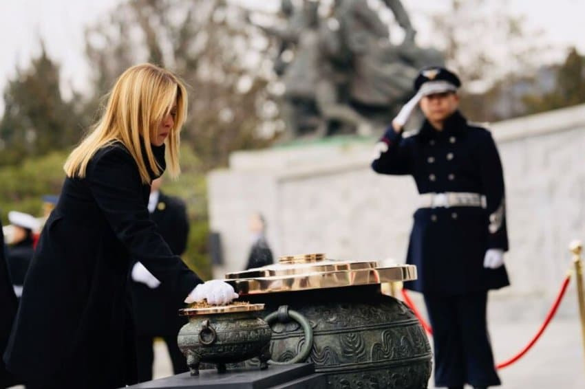 이탈리아 총리 근황 - 유머/이슈 - 꾸르