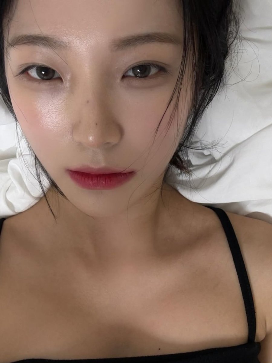 얼빡샷 셀카 찍은 프로미스나인 백지헌 - 방송/연예 - 꾸르