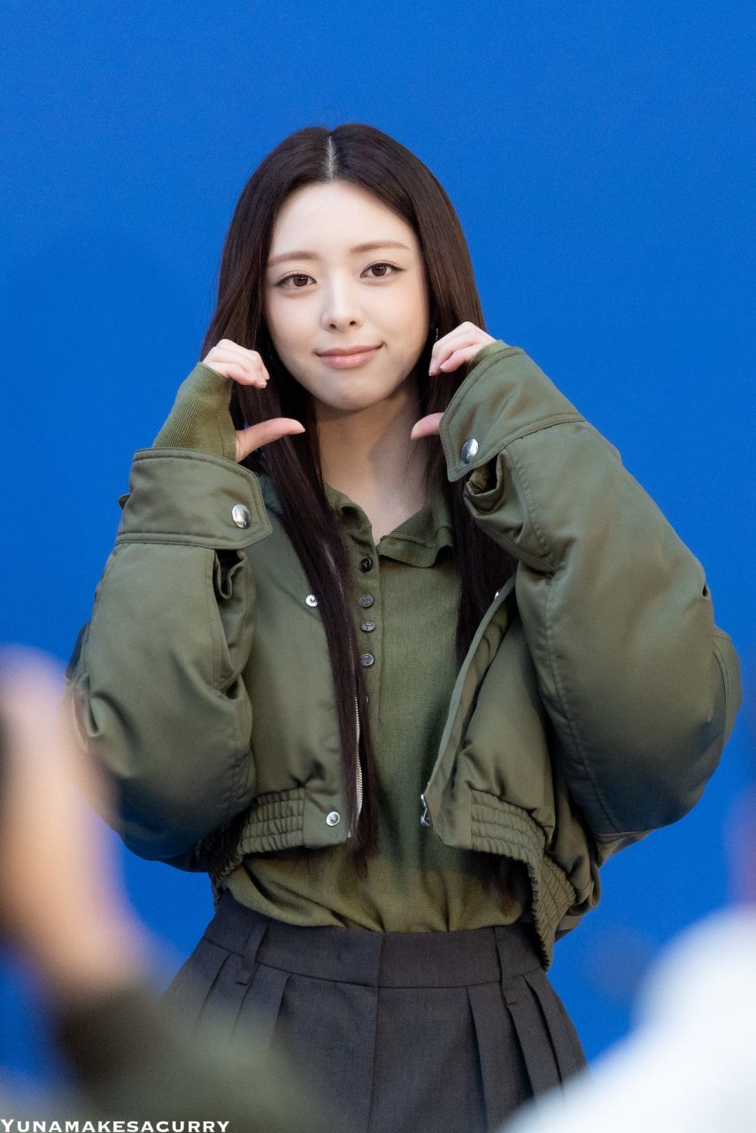 251105 타임 포토콜 ITZY 유나 - 이것저것 - 꾸르